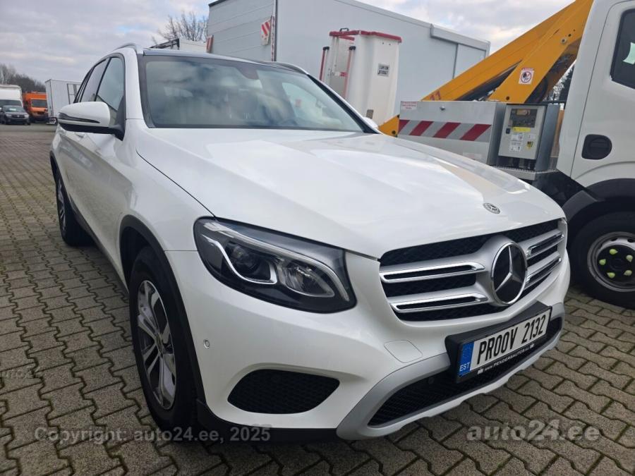 Balts Mercedes-Benz GLC-Class 2019 Tallina, ar dzinēja tilpumu 2.10 L un nobraukumu 273 tūkst. km par 27900 €, foto 1 vietnē AUTOMOTO.COM.LV