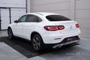 White Mercedes-Benz GLC-Class 2022 in Tallinn, with an engine capacity of 2.00 L and mileage of 118 thousand km for 39900 €, photo 4 on AUTOMOTO.COM.LV