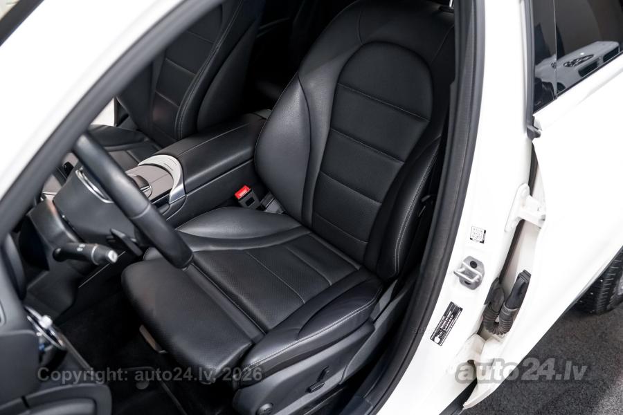 White Mercedes-Benz GLC-Class 2022 in Tallinn, with an engine capacity of 2.00 L and mileage of 118 thousand km for 39900 €, photo 8 on AUTOMOTO.COM.LV