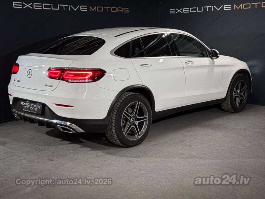 White Mercedes-Benz GLC-Class 2019 in Tallinn, with an engine capacity of 2.00 L and mileage of 132 thousand km for 31990 €, photo 2 on AUTOMOTO.COM.LV