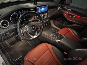 White Mercedes-Benz GLC-Class 2019 in Tallinn, with an engine capacity of 2.00 L and mileage of 132 thousand km for 31990 €, photo 4 on AUTOMOTO.COM.LV