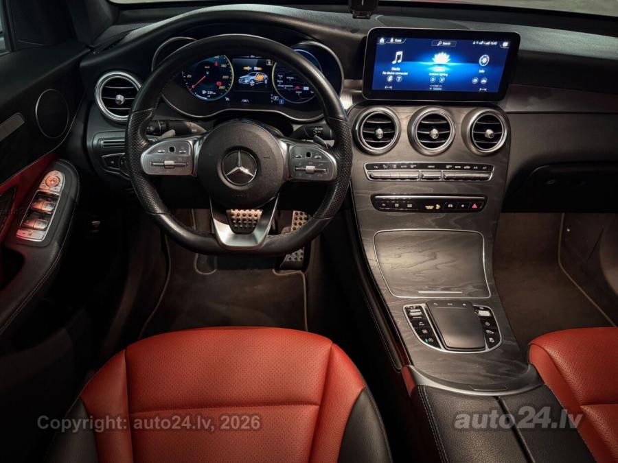 White Mercedes-Benz GLC-Class 2019 in Tallinn, with an engine capacity of 2.00 L and mileage of 132 thousand km for 31990 €, photo 6 on AUTOMOTO.COM.LV