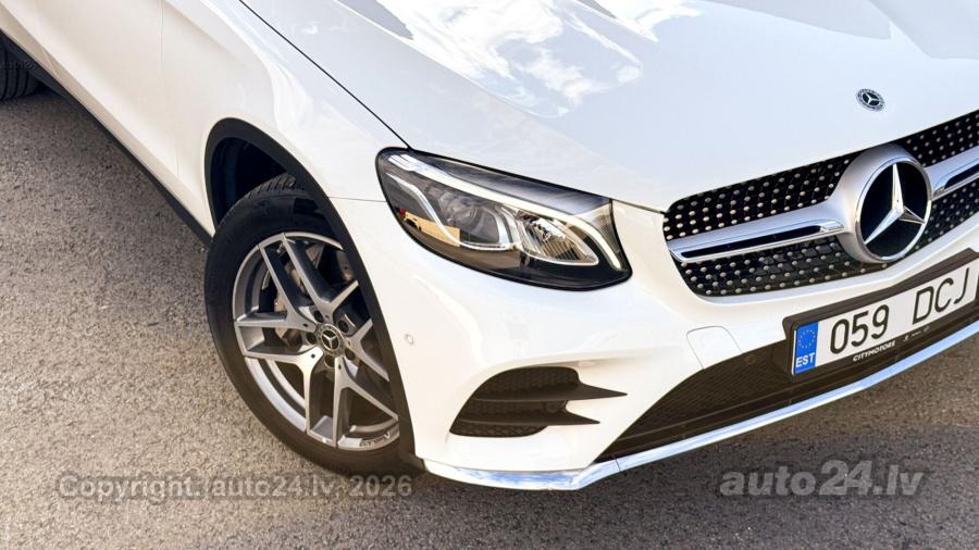 White Mercedes-Benz GLC-Class 2019 in Tallinn, with an engine capacity of 2.00 L and mileage of 123 thousand km for 27000 €, photo 3 on AUTOMOTO.COM.LV