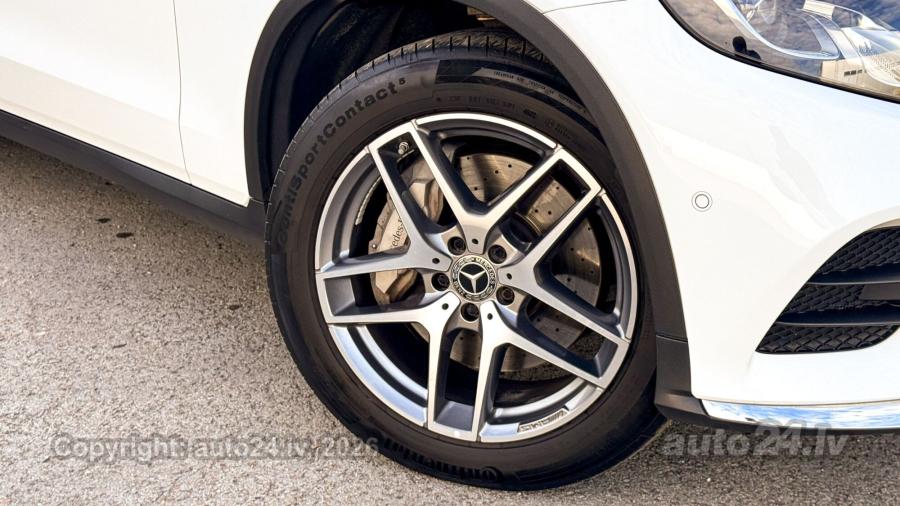 White Mercedes-Benz GLC-Class 2019 in Tallinn, with an engine capacity of 2.00 L and mileage of 123 thousand km for 27000 €, photo 4 on AUTOMOTO.COM.LV