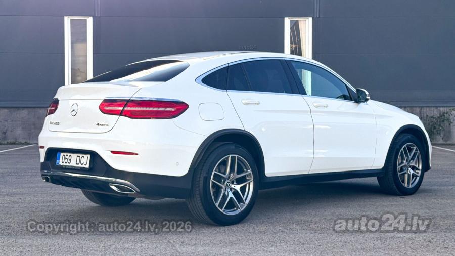 White Mercedes-Benz GLC-Class 2019 in Tallinn, with an engine capacity of 2.00 L and mileage of 123 thousand km for 27000 €, photo 5 on AUTOMOTO.COM.LV