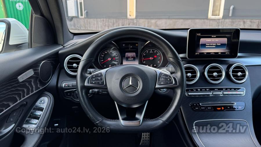 White Mercedes-Benz GLC-Class 2019 in Tallinn, with an engine capacity of 2.00 L and mileage of 123 thousand km for 27000 €, photo 7 on AUTOMOTO.COM.LV