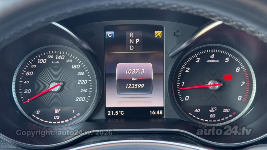 White Mercedes-Benz GLC-Class 2019 in Tallinn, with an engine capacity of 2.00 L and mileage of 123 thousand km for 27000 €, photo 8 on AUTOMOTO.COM.LV