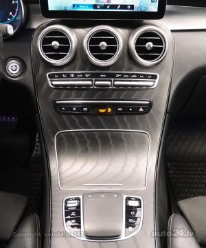 Balts Mercedes-Benz GLC-Class 2021 Tartu, ar dzinēja tilpumu 2.00 L un nobraukumu 96 tūkst. km par 34900 €, foto 19 vietnē AUTOMOTO.COM.LV