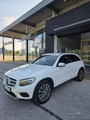 White Mercedes-Benz GLC-Class 2016 in Tallinn, with an engine capacity of 2.10 L and mileage of 341 thousand km for 15700 €, photo  on AUTOMOTO.COM.LV