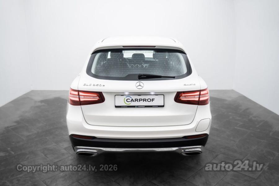 White Mercedes-Benz GLC-Class 2017 in Tallinn, with an engine capacity of 2.00 L and mileage of 158 thousand km for 17999 €, photo 5 on AUTOMOTO.COM.LV
