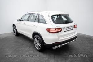 White Mercedes-Benz GLC-Class 2017 in Tallinn, with an engine capacity of 2.00 L and mileage of 158 thousand km for 17999 €, photo 6 on AUTOMOTO.COM.LV