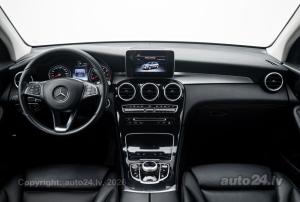 White Mercedes-Benz GLC-Class 2017 in Tallinn, with an engine capacity of 2.00 L and mileage of 158 thousand km for 17999 €, photo 12 on AUTOMOTO.COM.LV