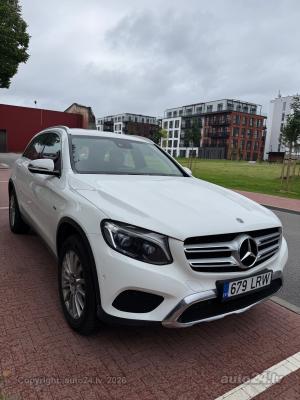 White Mercedes-Benz GLC-Class 2017 in Tallinn, with an engine capacity of 2.00 L and mileage of 195 thousand km for 16500 €, photo  on AUTOMOTO.COM.LV