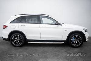 Balts Mercedes-Benz GLC-Class 2017 Tallina, ar dzinēja tilpumu 2.00 L un nobraukumu 228 tūkst. km par 17999 €, foto 5 vietnē AUTOMOTO.COM.LV