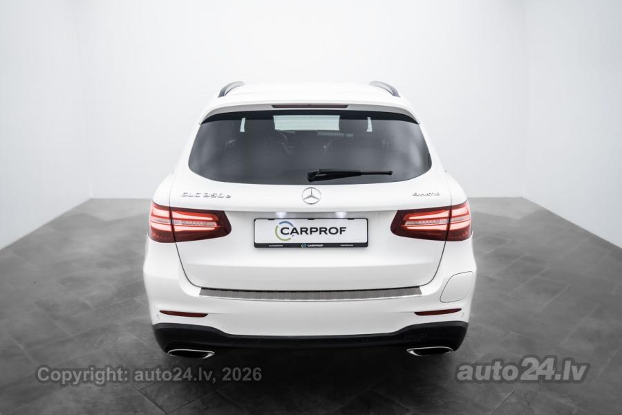 Balts Mercedes-Benz GLC-Class 2017 Tallina, ar dzinēja tilpumu 2.00 L un nobraukumu 228 tūkst. km par 17999 €, foto 7 vietnē AUTOMOTO.COM.LV