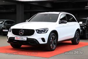 Белый Мерседес ГЛЦ-Класс 2021 в Таллин, объемом двигателя 2.00 л и пробегом 89 тыс. км за 37900 €, фото 4 на AUTOMOTO.COM.LV