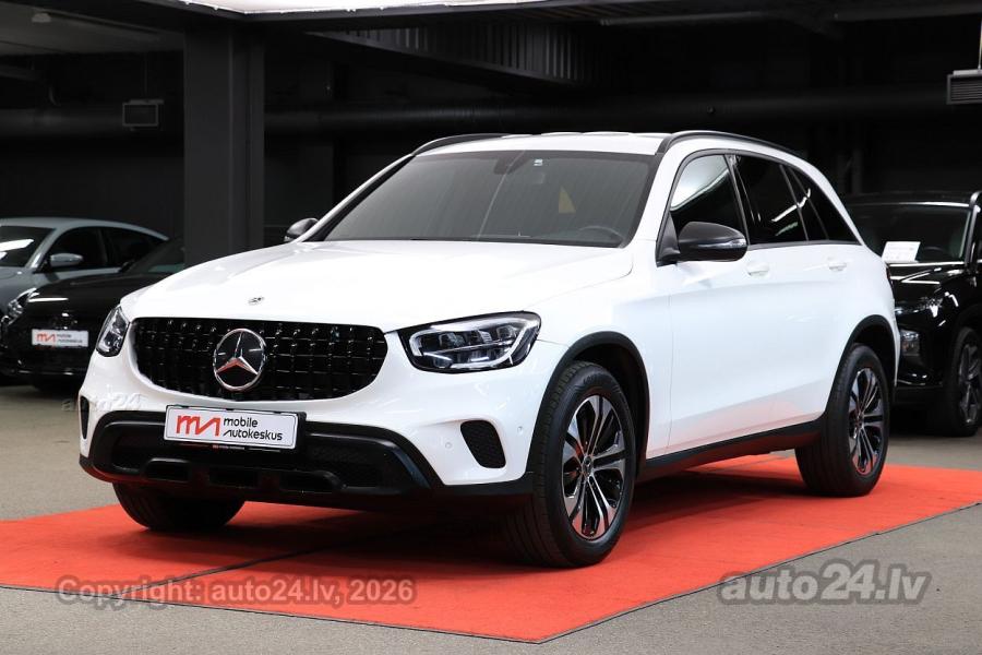 Белый Мерседес ГЛЦ-Класс 2021 в Таллин, объемом двигателя 2.00 л и пробегом 89 тыс. км за 37900 €, фото 4 на AUTOMOTO.COM.LV
