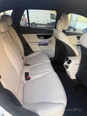 Balts Mercedes-Benz GLC-Class 2023 Tallina, ar dzinēja tilpumu 2.00 L un nobraukumu 45 tūkst. km par 49800 €, foto 10 vietnē AUTOMOTO.COM.LV