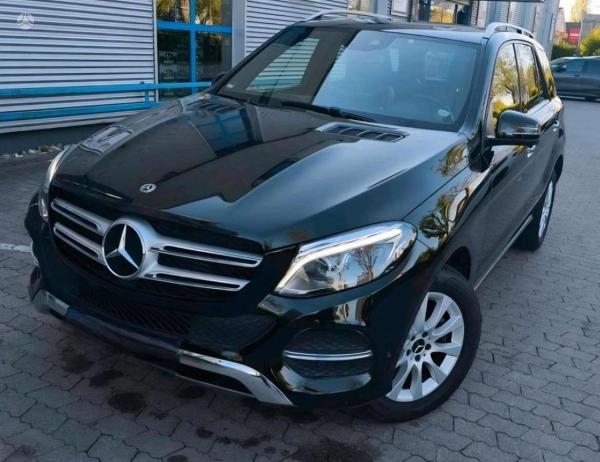 Melns Mercedes-Benz gle-250 2016 Raseiniai, ar dzinēja tilpumu 2.14 L un nobraukumu 184 tūkst. km par 22500 €, foto 3 vietnē AUTOMOTO.COM.LV