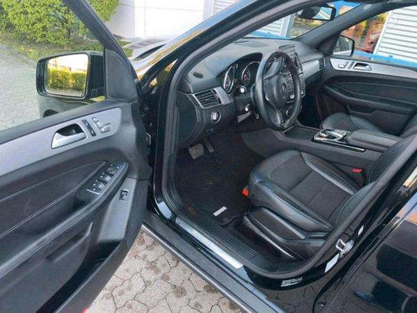 Black Mercedes-Benz gle-250 2016 in Raseiniai, with an engine capacity of 2.14 L and mileage of 184 thousand km for 22500 €, photo 8 on AUTOMOTO.COM.LV