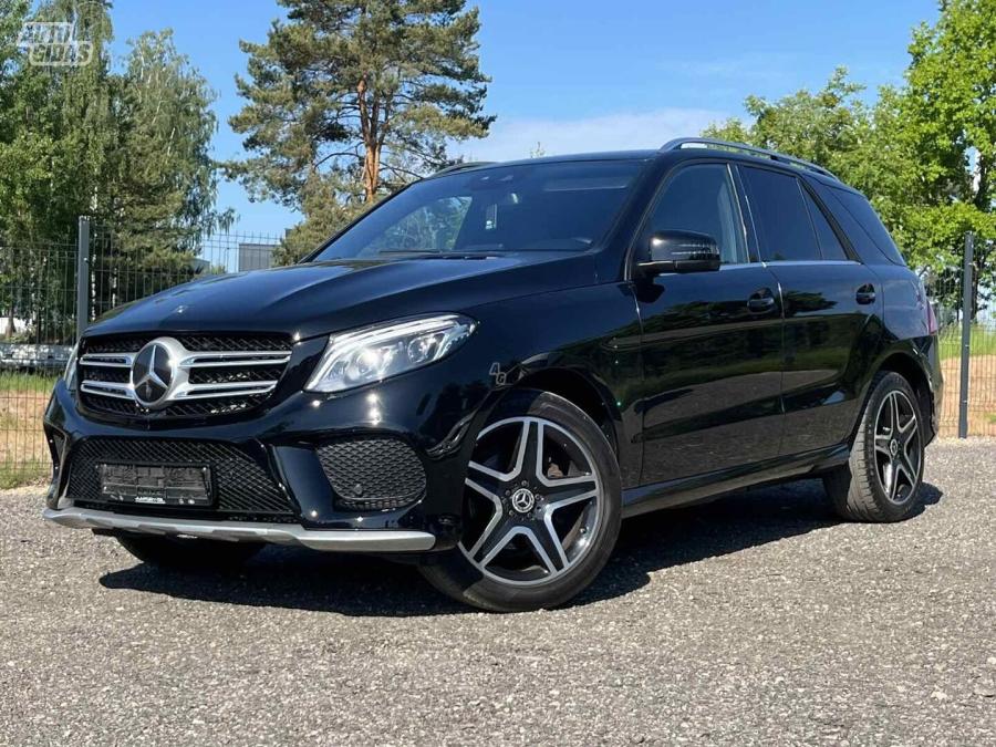 Black Mercedes-Benz gle-250 2017 in Kaunas, with an engine capacity of 2.10 L and mileage of 214 thousand km for 23350 €, photo 5 on AUTOMOTO.COM.LV