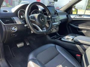 Black Mercedes-Benz gle-250 2017 in Kaunas, with an engine capacity of 2.10 L and mileage of 214 thousand km for 23350 €, photo 7 on AUTOMOTO.COM.LV