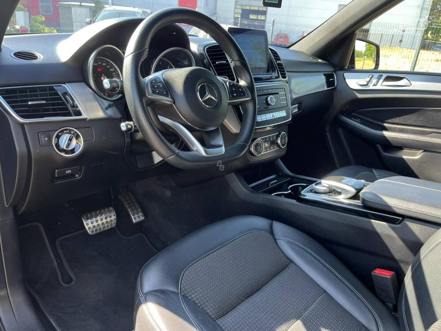 Black Mercedes-Benz gle-250 2017 in Kaunas, with an engine capacity of 2.10 L and mileage of 214 thousand km for 23350 €, photo 7 on AUTOMOTO.COM.LV