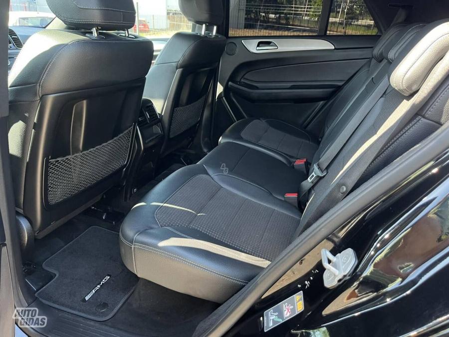 Black Mercedes-Benz gle-250 2017 in Kaunas, with an engine capacity of 2.10 L and mileage of 214 thousand km for 23350 €, photo 9 on AUTOMOTO.COM.LV