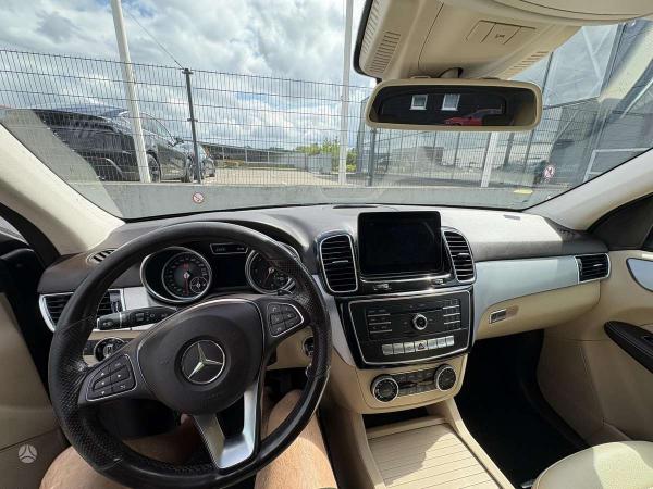 Blue Mercedes-Benz gle-250 2016 in Vilnius, with an engine capacity of 2.20 L and mileage of 261 thousand km for 16600 €, photo 1 on AUTOMOTO.COM.LV