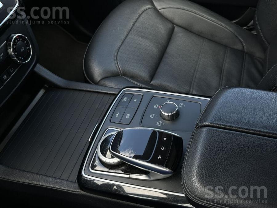 Pelēks Mercedes-Benz gle-250 2016 Jelgava, ar dzinēja tilpumu 2.20 L un nobraukumu 0 tūkst. km par 18990 €, foto 28 vietnē AUTOMOTO.COM.LV