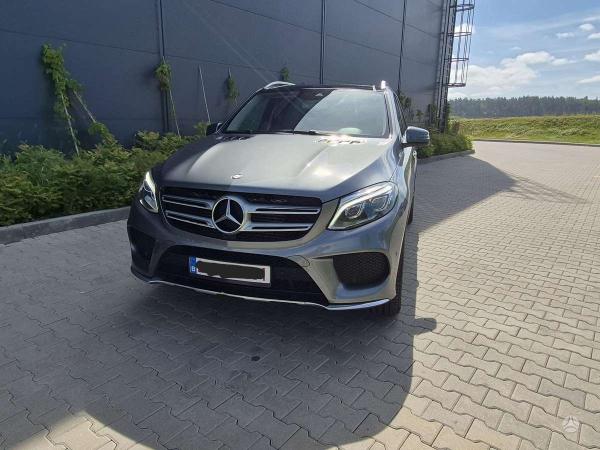 Grey Mercedes-Benz gle-250 2017 in Vilnius, with an engine capacity of 2.14 L and mileage of 260 thousand km for 23500 €, photo 6 on AUTOMOTO.COM.LV