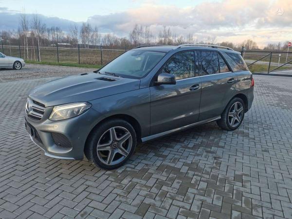 Grey Mercedes-Benz gle-250 2018 in Kaunas, with an engine capacity of 2.14 L and mileage of 202 thousand km for 19300 €, photo 3 on AUTOMOTO.COM.LV