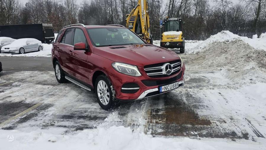 Sarkans Mercedes-Benz gle-250 2017 Viļņa, ar dzinēja tilpumu 2.14 L un nobraukumu 230 tūkst. km par 22500 €, foto 1 vietnē AUTOMOTO.COM.LV