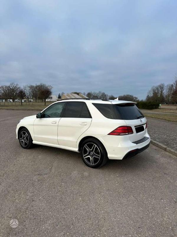 Balts Mercedes-Benz gle-250 2017 Kauņa, ar dzinēja tilpumu 2.14 L un nobraukumu 217 tūkst. km par 21300 €, foto 2 vietnē AUTOMOTO.COM.LV