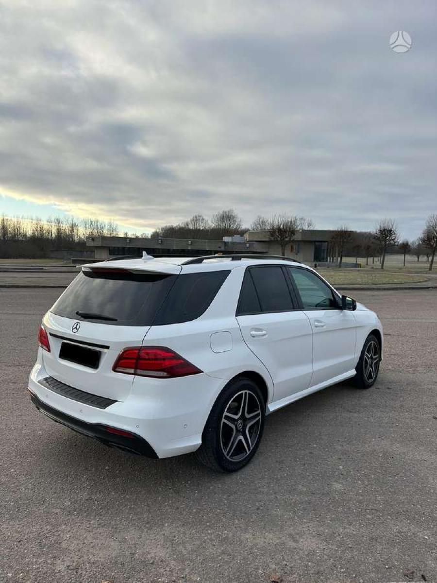 Balts Mercedes-Benz gle-250 2017 Kauņa, ar dzinēja tilpumu 2.14 L un nobraukumu 217 tūkst. km par 21300 €, foto 3 vietnē AUTOMOTO.COM.LV