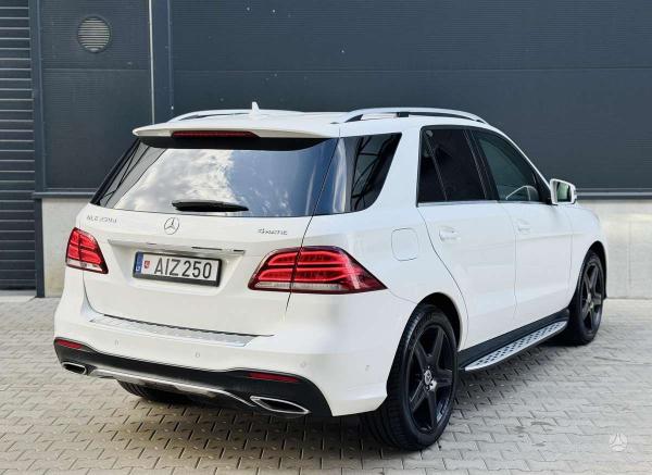 Balts Mercedes-Benz gle-250 2017 Kauņa, ar dzinēja tilpumu 2.14 L un nobraukumu 154 tūkst. km par 18500 €, foto 7 vietnē AUTOMOTO.COM.LV