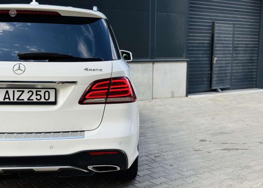 Balts Mercedes-Benz gle-250 2017 Kauņa, ar dzinēja tilpumu 2.14 L un nobraukumu 154 tūkst. km par 18500 €, foto 41 vietnē AUTOMOTO.COM.LV