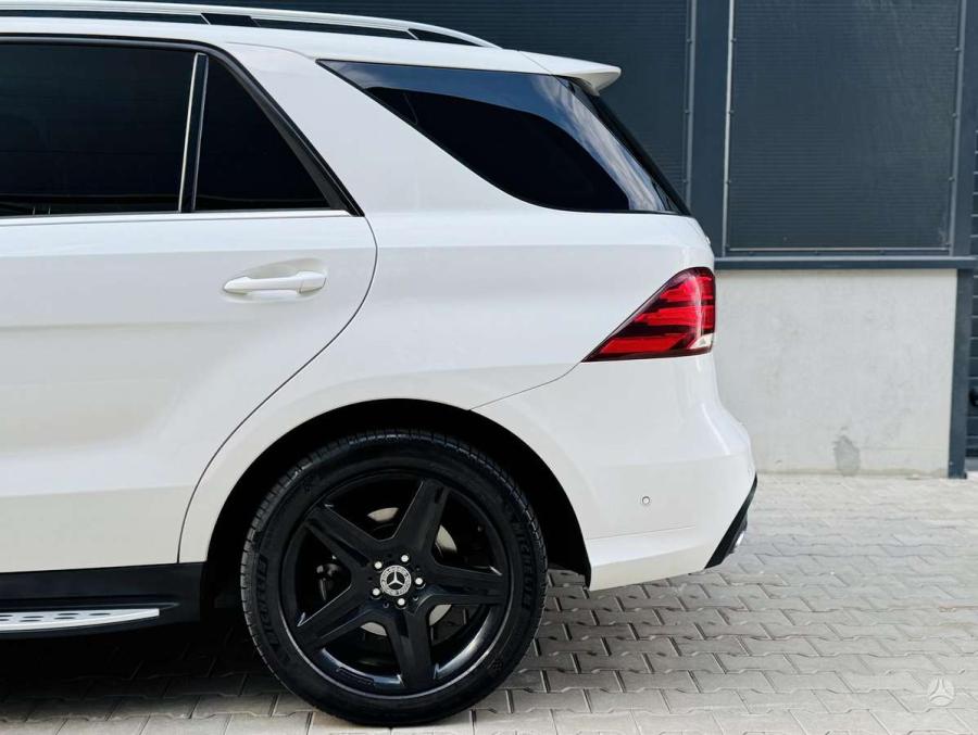 Balts Mercedes-Benz gle-250 2017 Kauņa, ar dzinēja tilpumu 2.14 L un nobraukumu 154 tūkst. km par 18500 €, foto 44 vietnē AUTOMOTO.COM.LV