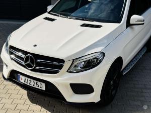 Balts Mercedes-Benz gle-250 2017 Kauņa, ar dzinēja tilpumu 2.14 L un nobraukumu 154 tūkst. km par 18500 €, foto 46 vietnē AUTOMOTO.COM.LV