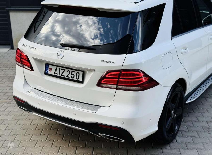 Balts Mercedes-Benz gle-250 2017 Kauņa, ar dzinēja tilpumu 2.14 L un nobraukumu 154 tūkst. km par 18500 €, foto 47 vietnē AUTOMOTO.COM.LV