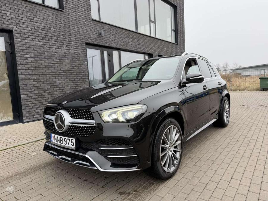 Black Mercedes-Benz GLE 300 2019 in Kaunas, with an engine capacity of 1.95 L and mileage of 231 thousand km for 42000 €, photo 1 on AUTOMOTO.COM.LV