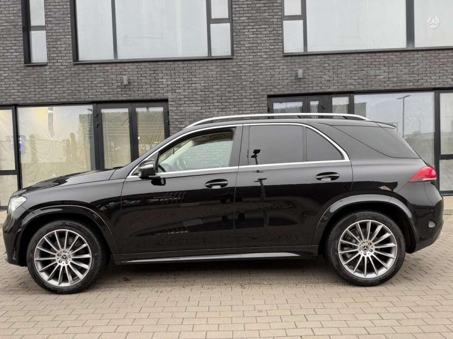 Black Mercedes-Benz GLE 300 2019 in Kaunas, with an engine capacity of 1.95 L and mileage of 231 thousand km for 42000 €, photo 8 on AUTOMOTO.COM.LV