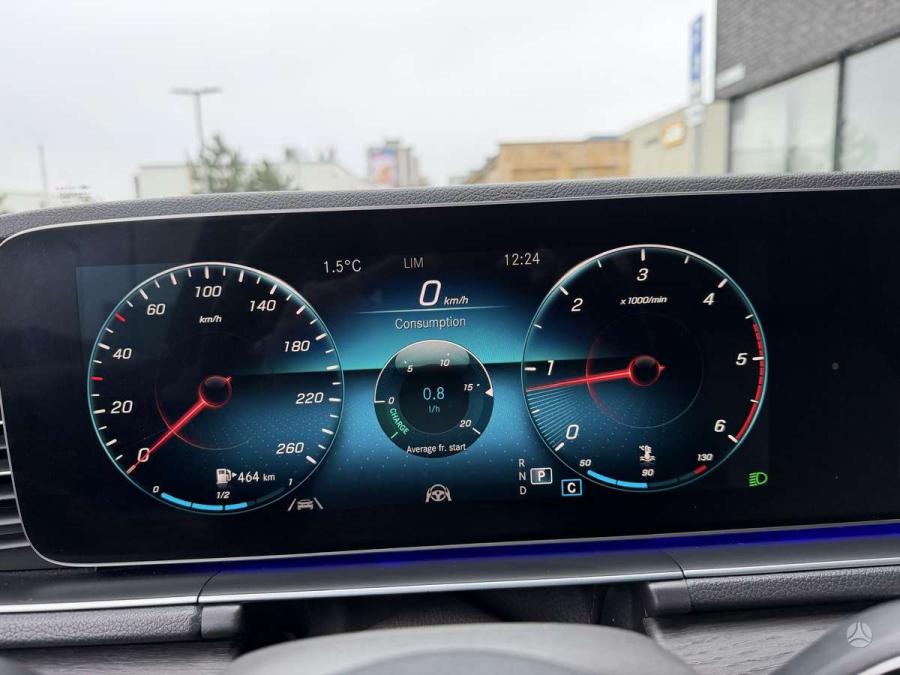Black Mercedes-Benz GLE 300 2019 in Kaunas, with an engine capacity of 1.95 L and mileage of 231 thousand km for 42000 €, photo 24 on AUTOMOTO.COM.LV