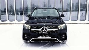 Black Mercedes-Benz GLE 300 2019 in Vilnius, with an engine capacity of 1.95 L and mileage of 233 thousand km for 39990 €, photo 6 on AUTOMOTO.COM.LV