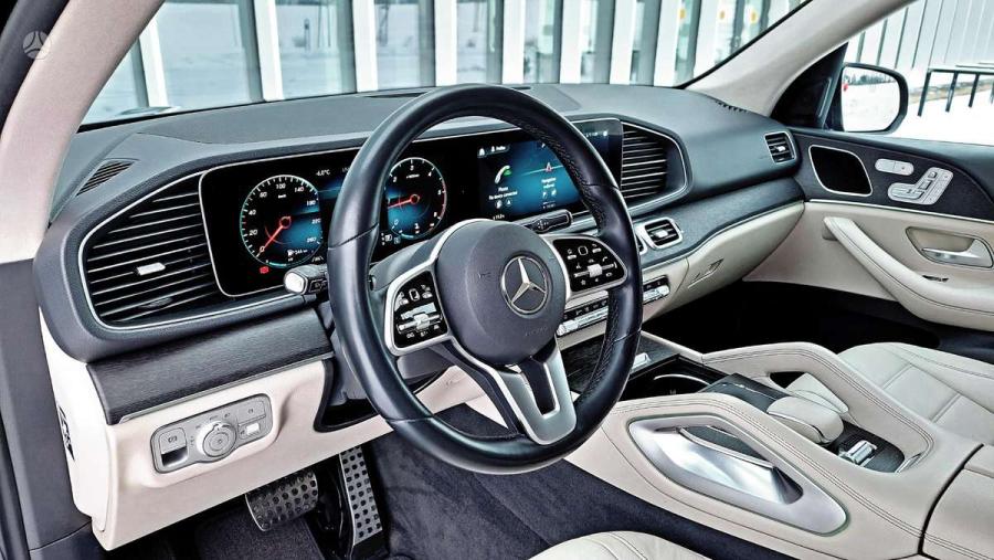 Black Mercedes-Benz GLE 300 2019 in Vilnius, with an engine capacity of 1.95 L and mileage of 233 thousand km for 39990 €, photo 23 on AUTOMOTO.COM.LV