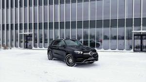 Black Mercedes-Benz GLE 300 2019 in Vilnius, with an engine capacity of 1.95 L and mileage of 233 thousand km for 39990 €, photo 37 on AUTOMOTO.COM.LV