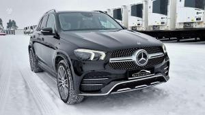 Black Mercedes-Benz GLE 300 2019 in Vilnius, with an engine capacity of 1.95 L and mileage of 233 thousand km for 41990 €, photo 2 on AUTOMOTO.COM.LV
