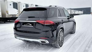 Black Mercedes-Benz GLE 300 2019 in Vilnius, with an engine capacity of 1.95 L and mileage of 233 thousand km for 41990 €, photo 5 on AUTOMOTO.COM.LV