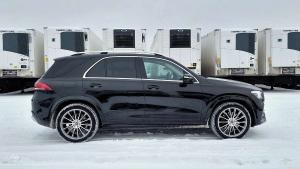 Black Mercedes-Benz GLE 300 2019 in Vilnius, with an engine capacity of 1.95 L and mileage of 233 thousand km for 41990 €, photo 7 on AUTOMOTO.COM.LV
