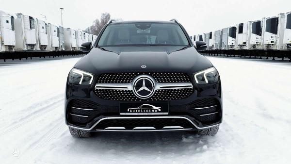 Black Mercedes-Benz GLE 300 2019 in Vilnius, with an engine capacity of 1.95 L and mileage of 233 thousand km for 41990 €, photo 8 on AUTOMOTO.COM.LV